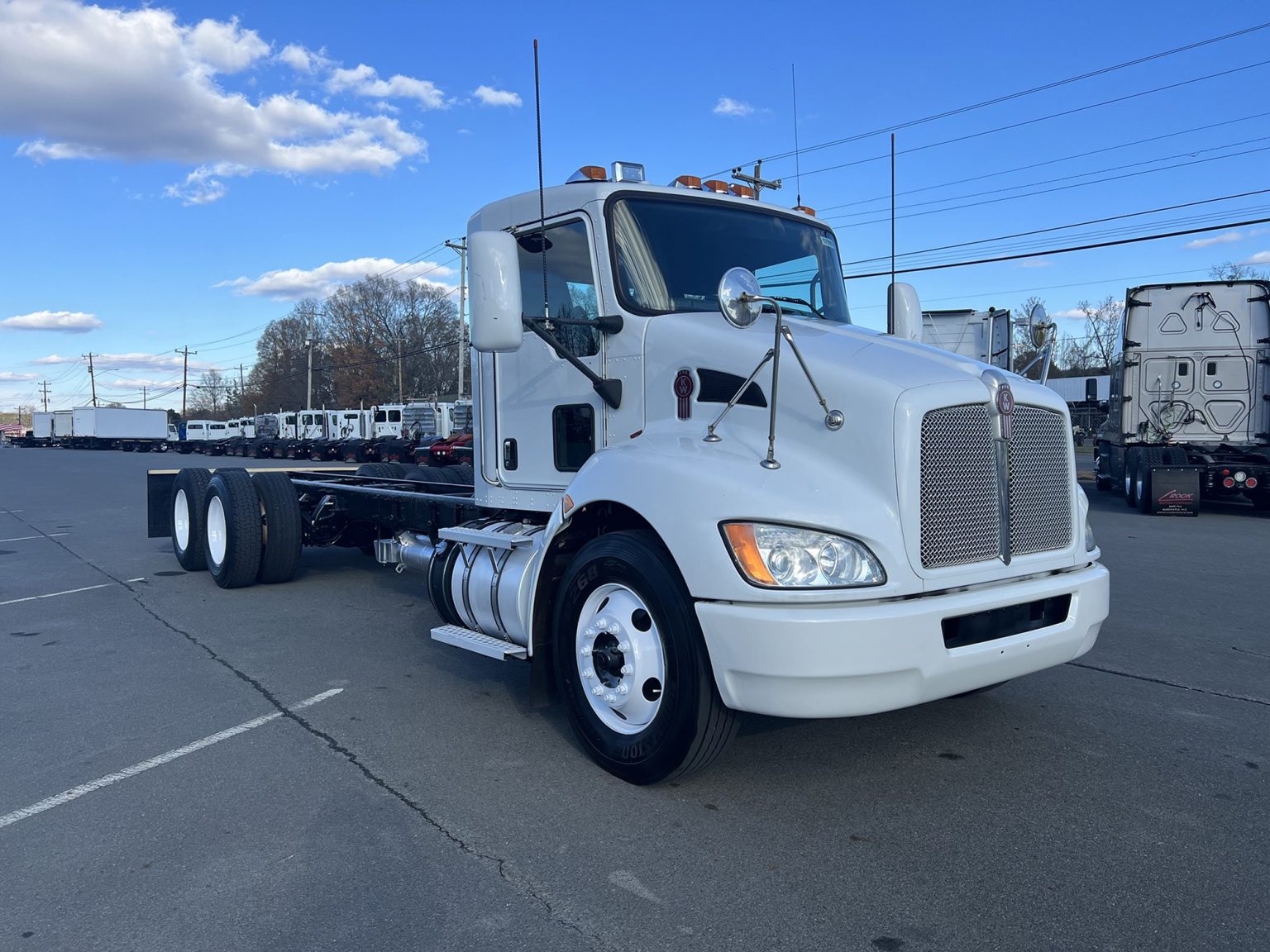 2014 Kenworth T3 Series - Crook Motor Company