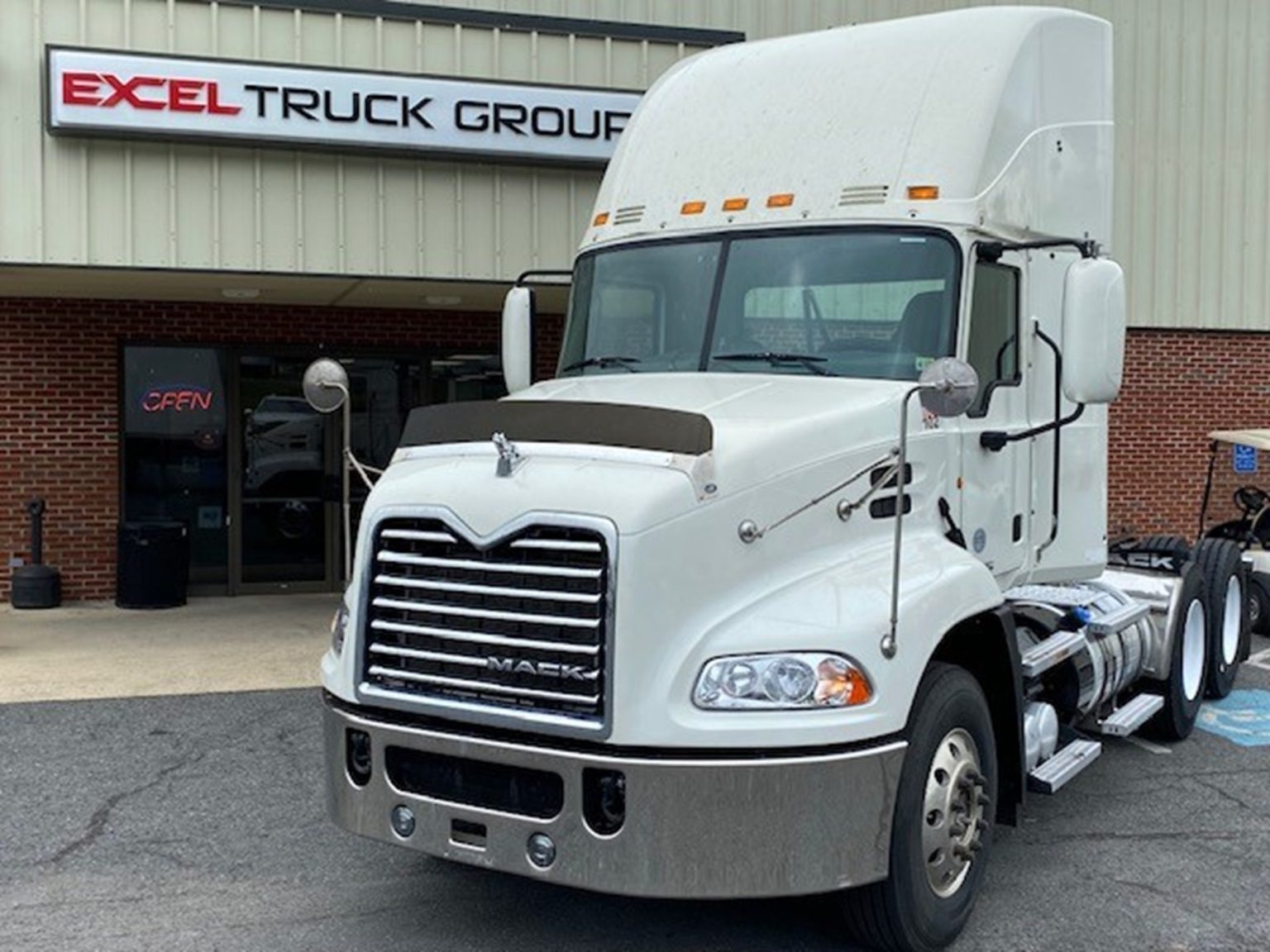 2013 MACK 600 - Crook Motor Company