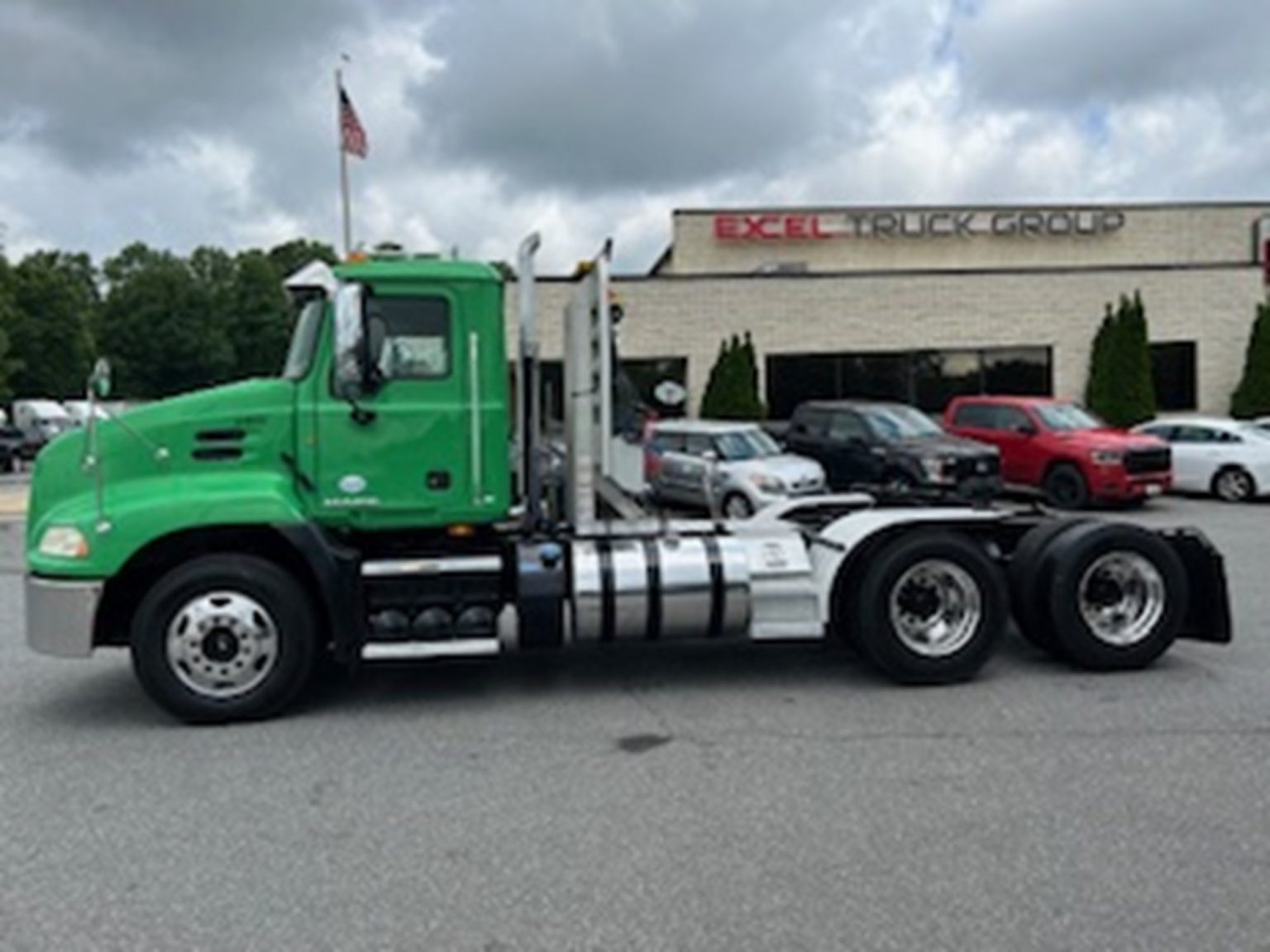 2015 Mack CXU613 - Crook Motor Company