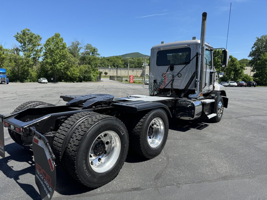 2017 Mack CXU613 - Crook Motor Company
