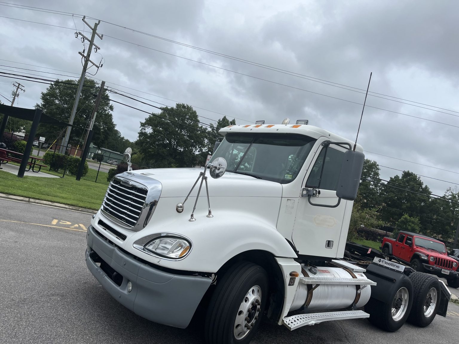 2005 Freightliner CL120 Columbia - Crook Motor Company