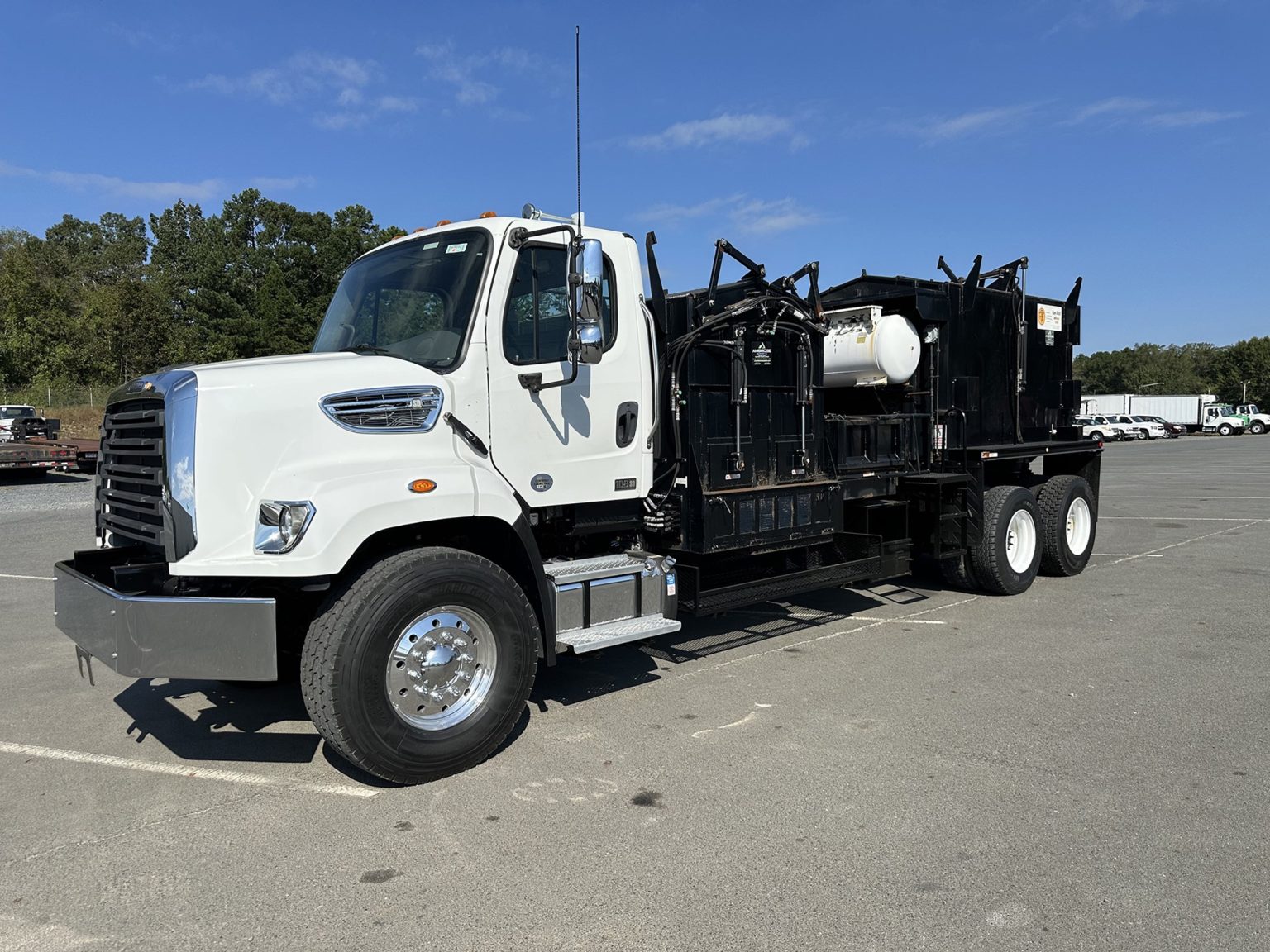 2017 Freightliner 108SD - Crook Motor Company