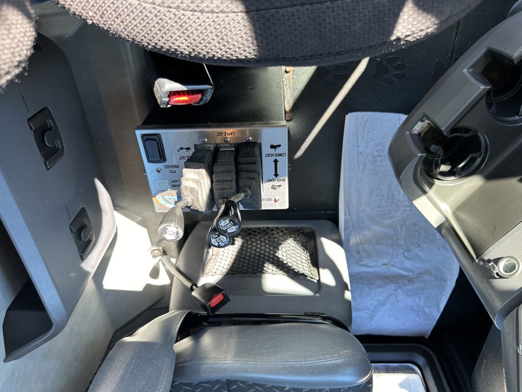 2016 Mack GU (Granite) - Crook Motor Company