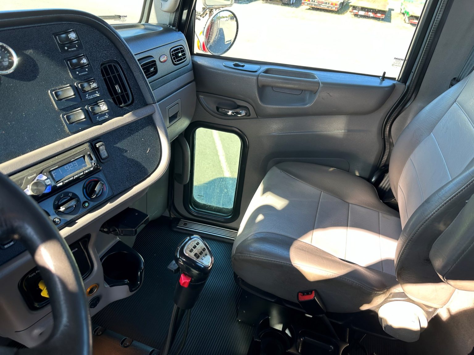 2016 Peterbilt 365 - Crook Motor Company