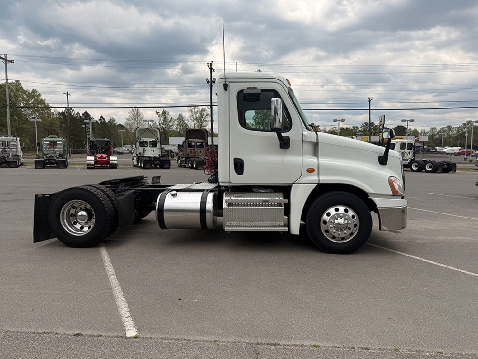 2015 Freightliner Cascadia - Crook Motor Company