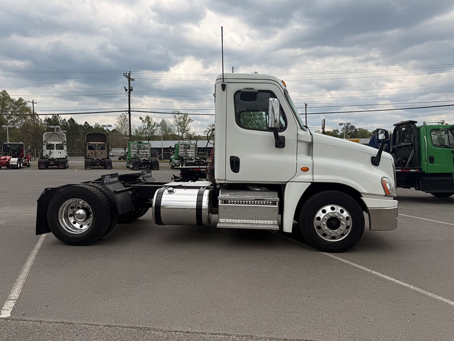 2015 Freightliner Cascadia - Crook Motor Company