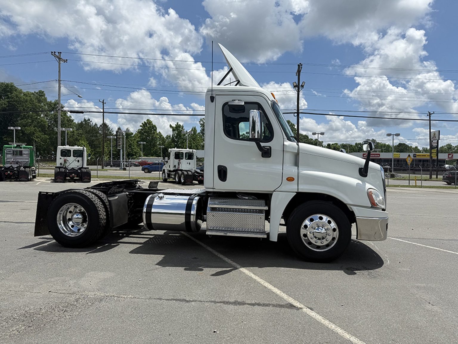 2015 Freightliner Cascadia - Crook Motor Company