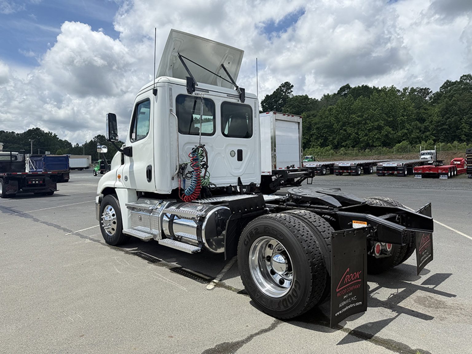 2015 Freightliner Cascadia - Crook Motor Company